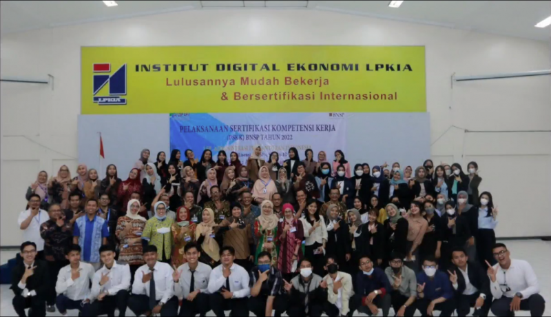 HOME - Institut Digital Ekonomi LPKIA Bandung